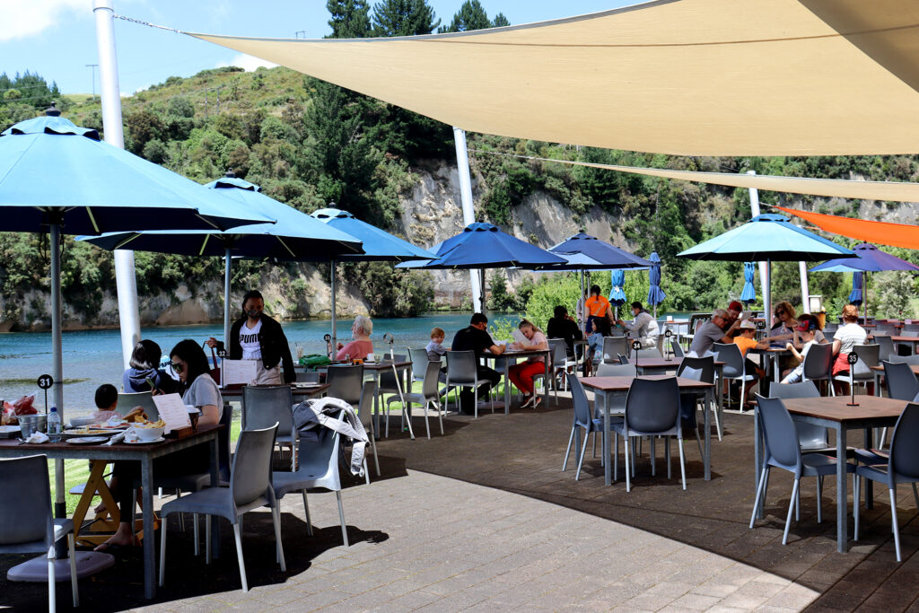 Huka Prawn Park - Taupo's only Riverside Restaurant